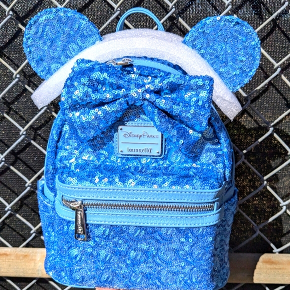 Loungefly | Bags | Loungefly Minnie Mouse Blue Hydrangea Colour Story ...